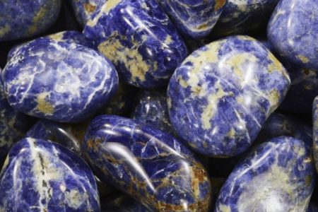 8 Healing Crystals for Beauty that Make You More Attractive