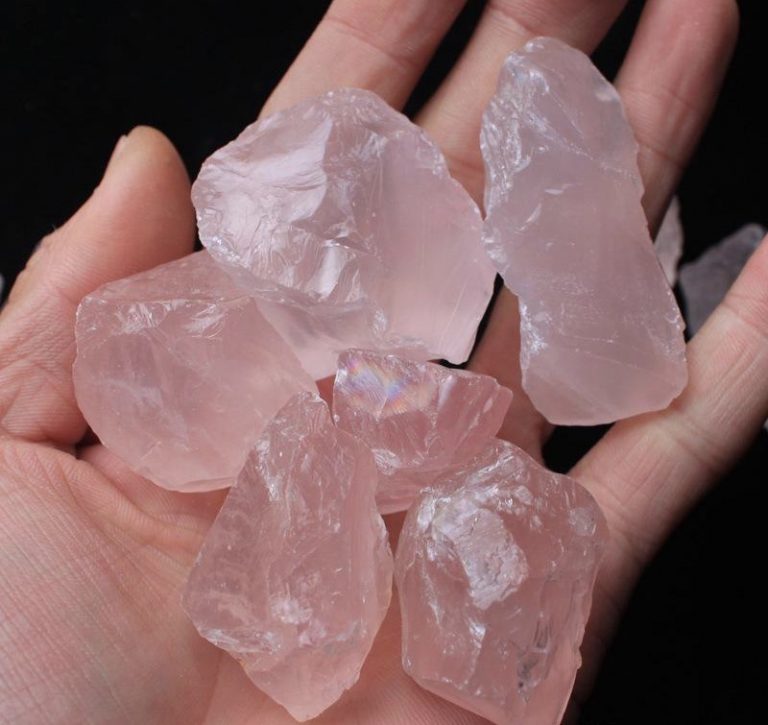 8 Healing Crystals for Beauty that Make You More Attractive