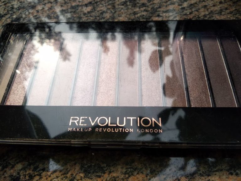 Makeup Revolution Redemption Palette - Iconic 3 | Review