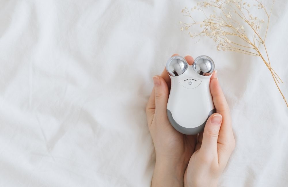 The Amazing Benefits of EMS Microcurrent Beauty Tool